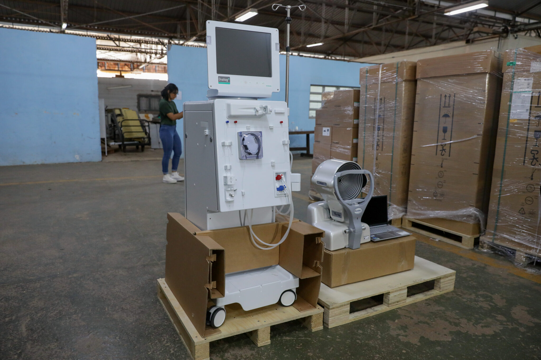 Celina entrega novos equipamentos de hemodiálise e oftalmologia para a ...